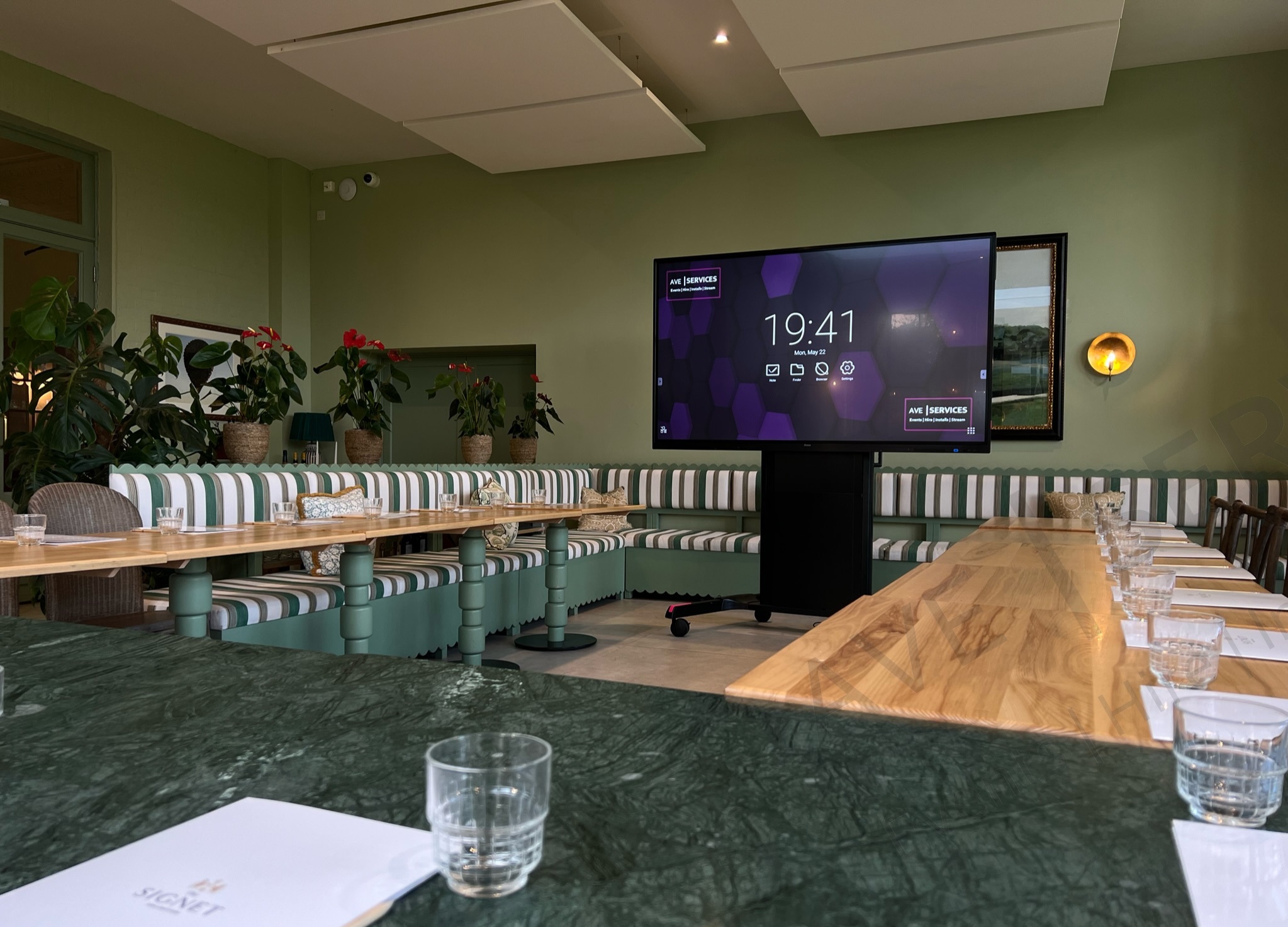 Audio Visual Equipment Hire - AVE Services. Live streaming, projectors ...